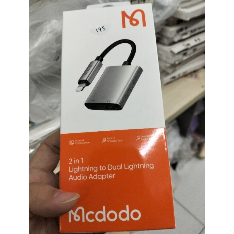 Jual Robot Mcdodo Adapter Splitter Headset Audio Converter Lightning to ...