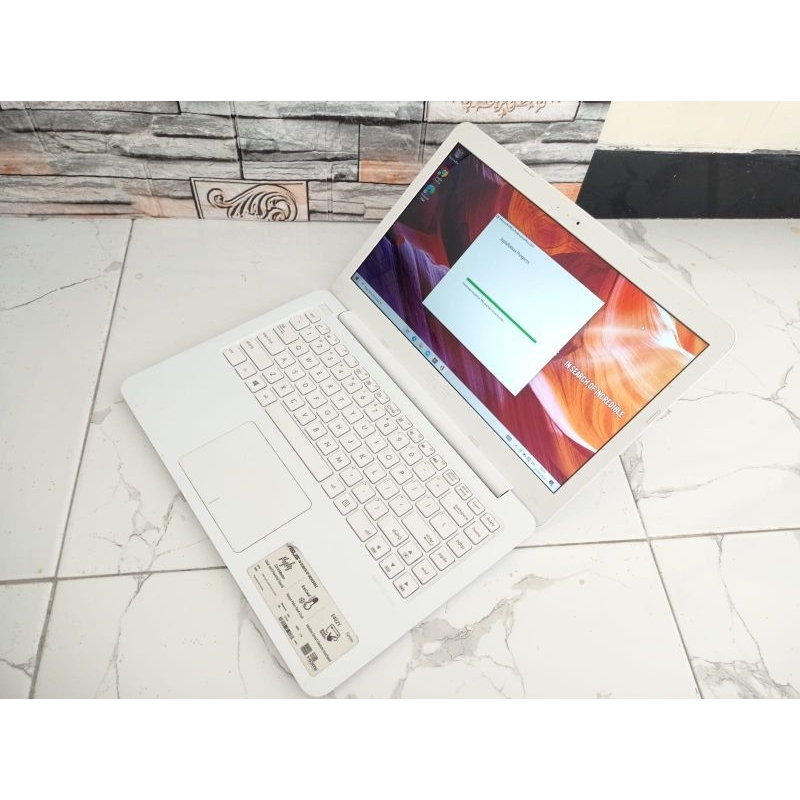 Jual laptop asus E402y putih slim normal semua siap pakai lancar jaya ...