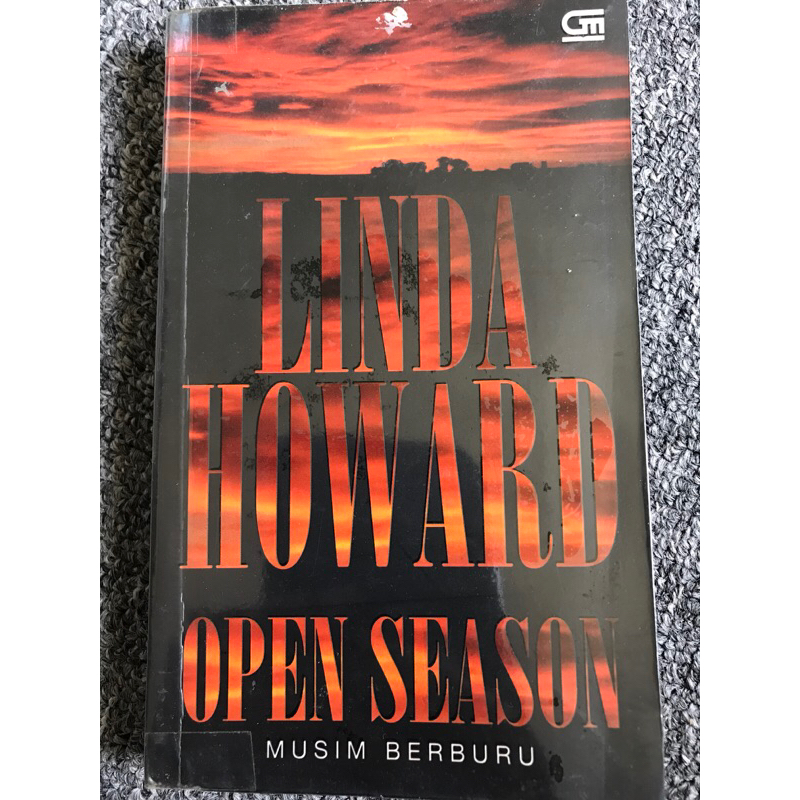 Jual Novel Terjemahan Open Season - Musim Berburu oleh Linda Howard ...