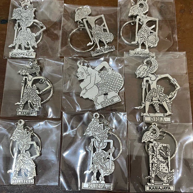 Jual Souvenir Gantungan Kunci Wayang Logam Oleh Oleh Khas Jogja Indonesia | Shopee Indonesia