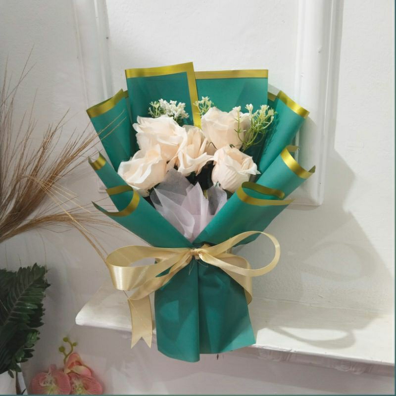 Jual Buketgarden - Buket Mawar Aesthetic Wisuda Graduation Hadiah Ulang ...