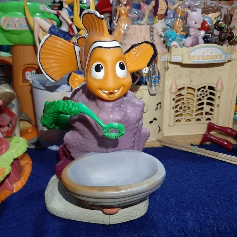 Jual figure vintage Finding Nemo Bubble Blower 2003 Disney Pixar ...