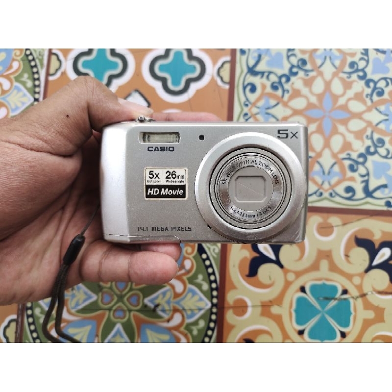 Jual Digicam Casio QV R200 sesuai deskripsi | Shopee Indonesia