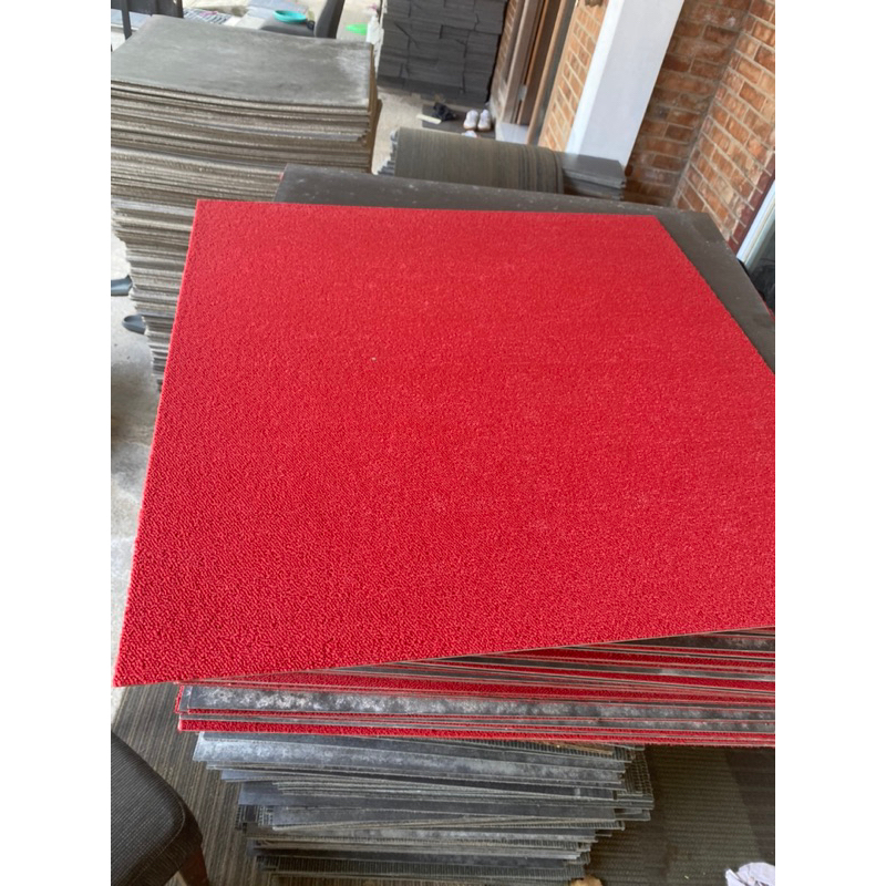 Jual Karpet Tile/Karpet Kantor/Karpet Lantai BARU MERAH MURAH | Shopee ...