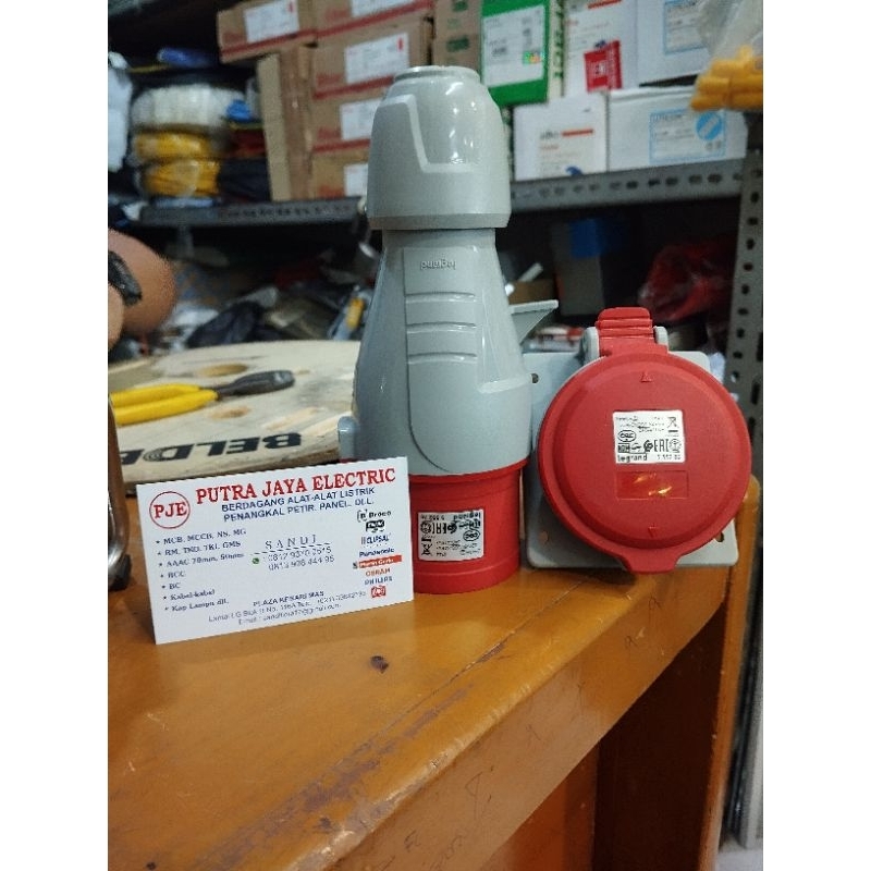 Jual Legrand Plug+Panel Mounting 1 Set 5 PIN 32 A IP 44/Panel Mounting ...