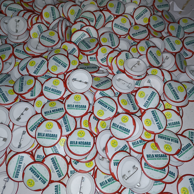 Jual Cetak Pin Peniti Custom Desain Ukuran 44mm Glossy/Doff | Shopee ...