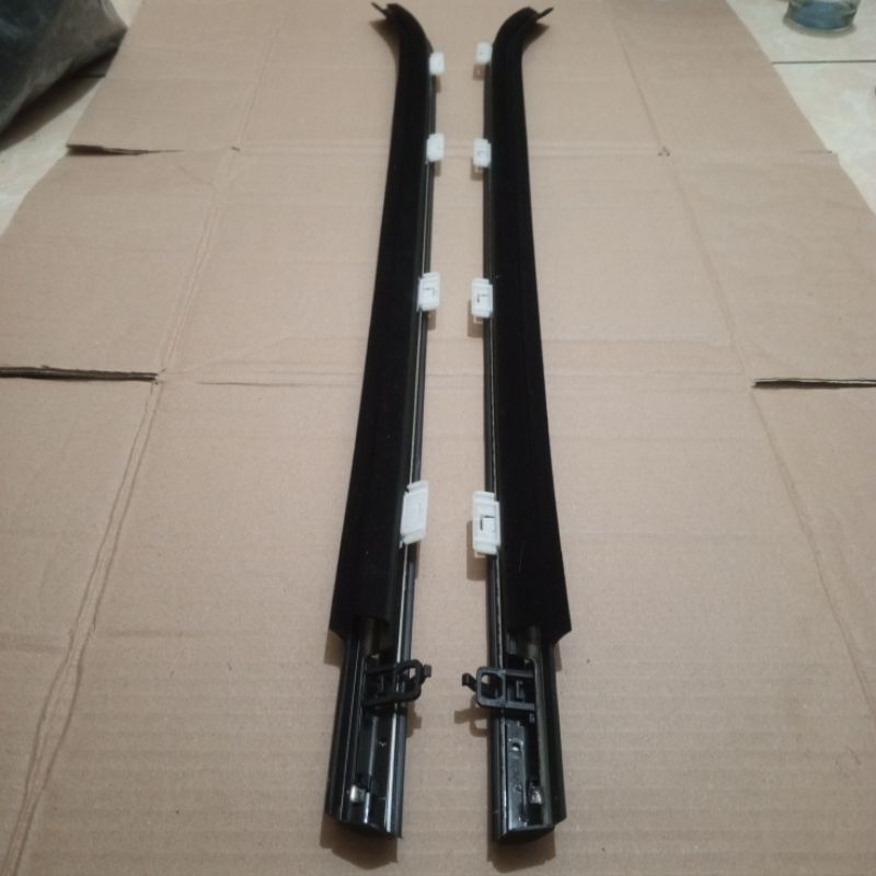 Jual KARET LIST KACA PINTU PELIPIT LUAR MOBIL HONDA ALL NEW BRIO(2008 ...
