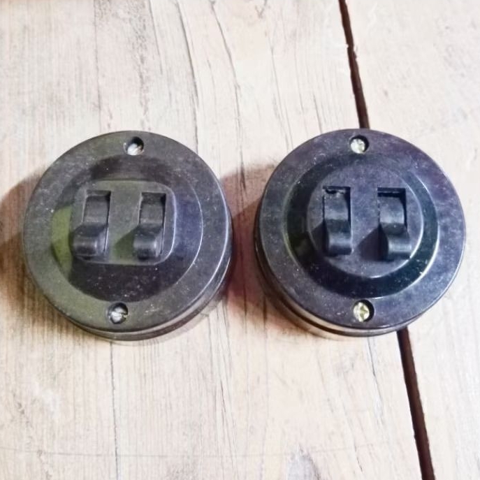 Jual SAKLAR DOUBLE , SAKLAR JADUL tempel merk BROCO+VOLTAMA | Shopee ...