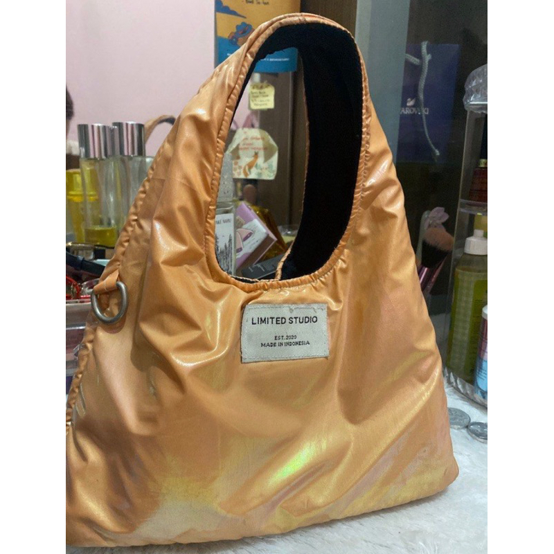 Jual limited studio bag | Shopee Indonesia