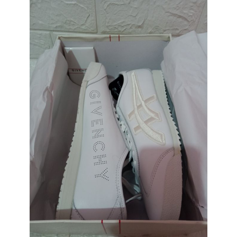 Jual Onitsuka Tiger Mexico 66 GDX X Givenchy triple white size 43,5 (27 ...