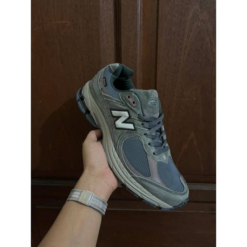 Jual Sepatu New Balance 2002 R Gore Tex Grey Magnet | Shopee Indonesia