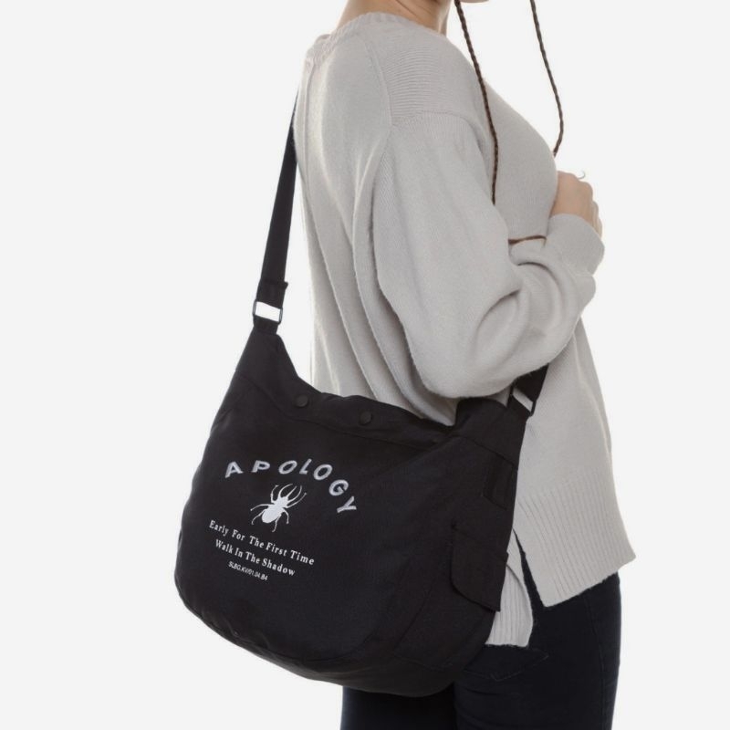 Jual Apology Tas Selempang/Sling Bag Unisex Walk In The Shadow Black ...