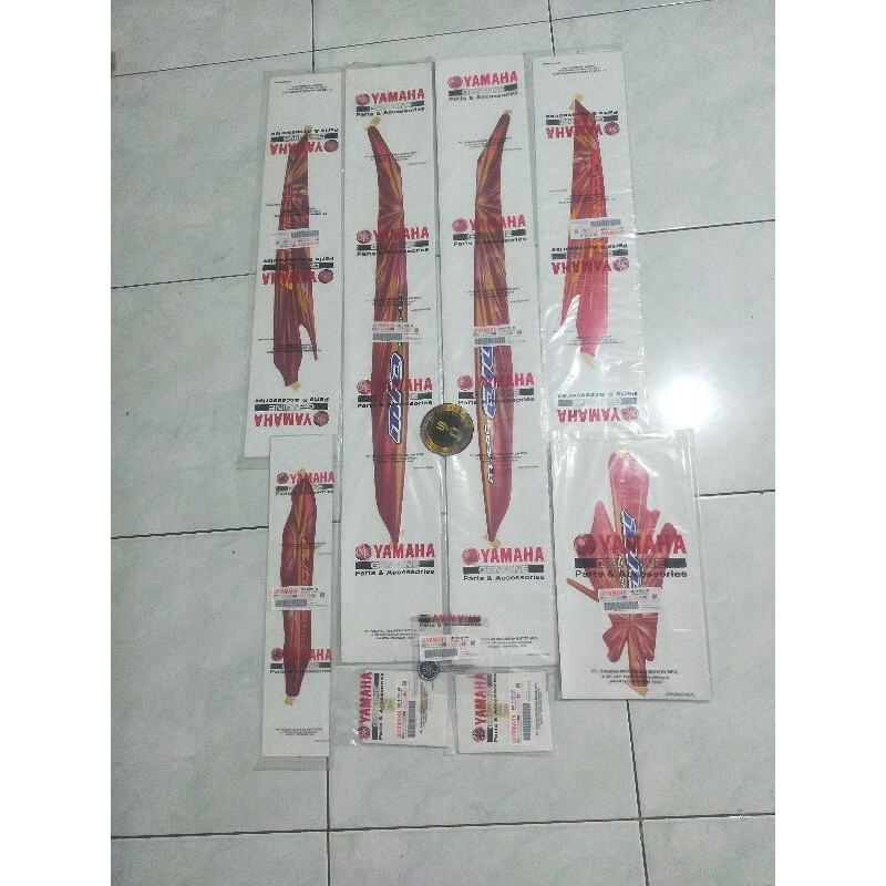 Jual sticker striping graphic body set emblem Yamaha Mio sporty set ...