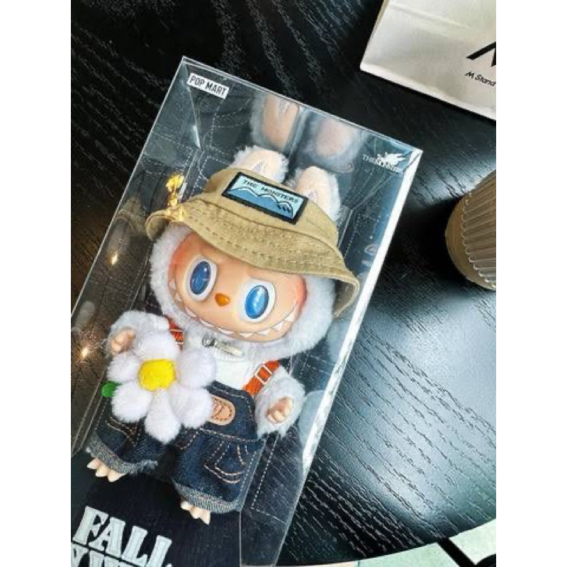 Jual popmart labubu fall in wild pendant | Shopee Indonesia