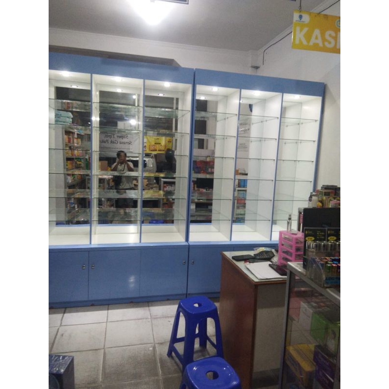 Jual Rak Display Obat Apotek Rak Display Multifungsi dengan Kabinet Bawah Minimalis Custom ...