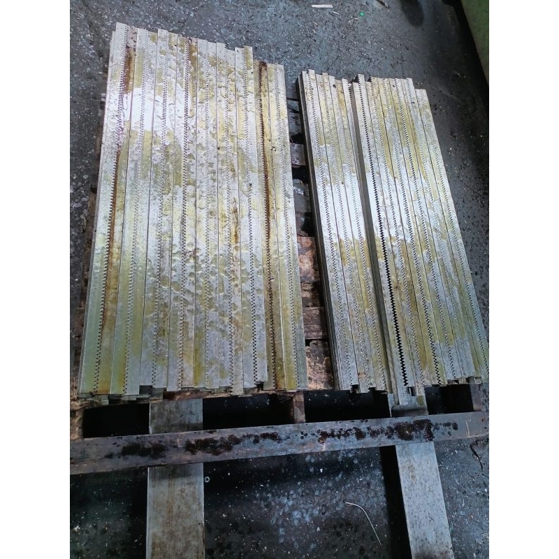Jual Rack Gir rel Rak rell besi eretan putar mesin bubut c6240a Good ...