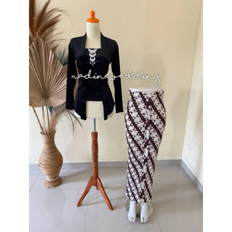 Jual (1 Set, Hitam) Kebaya Kutubaru + Rok Plisket / Kebaya Bludru ...
