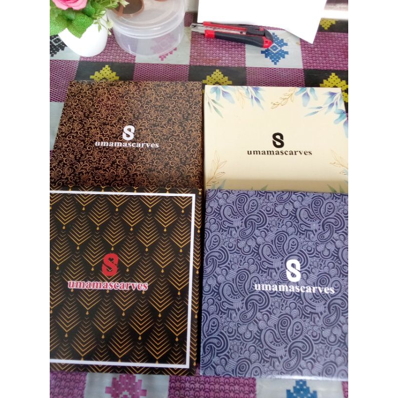 Jual Umama Scarf Model Laser Cut pakai box | Shopee Indonesia
