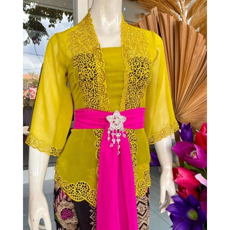 Jual Kebaya Jadi Bordir Tangan Lonceng Motif Kerawang Semut || Kebaya ...