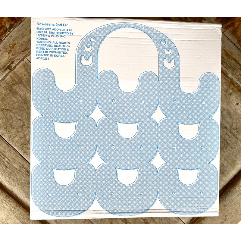 Jual Album Only Bunny Beach Bag Get Up NewJeans Hanni Versi | Shopee Indonesia