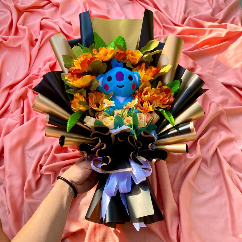 Jual Buket/Bouquet/bucket boneka BTS BT21 koya / bunga artificial ...