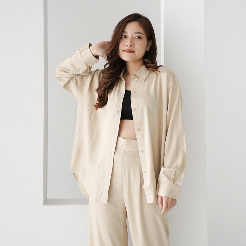 Jual MONELLY - Rin Oversize Shirt (Kemeja Basic Oversize Wanita) | Shopee Indonesia