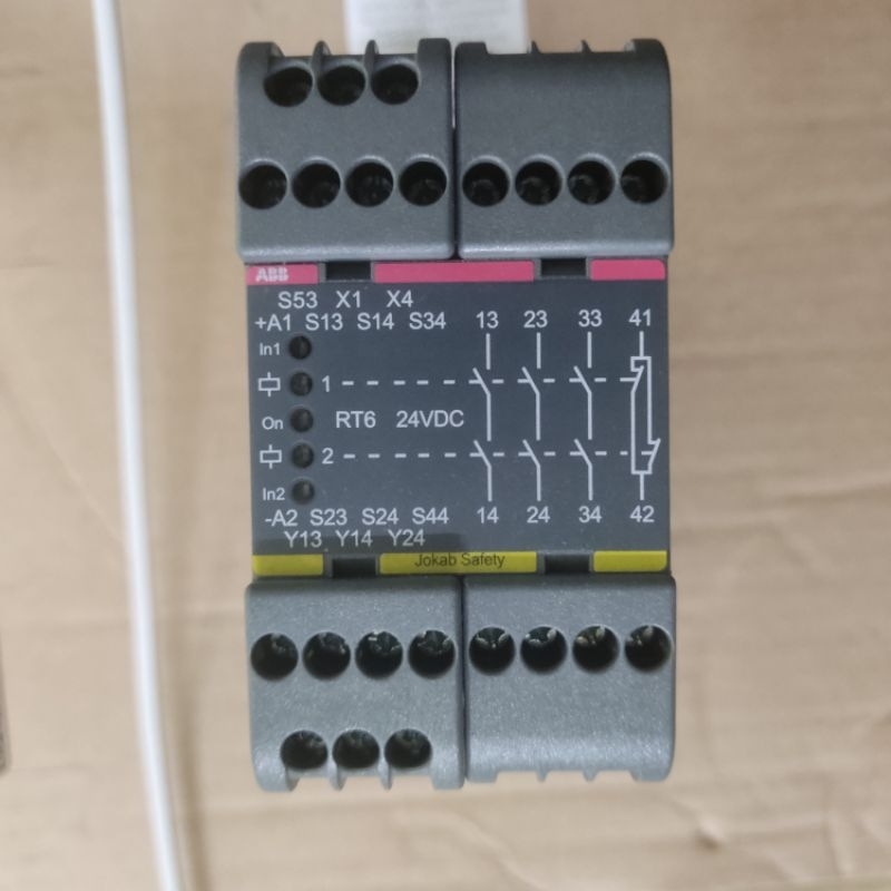 Jual ABB safety relay RT6 2TLA010026R000 24 DC | Shopee Indonesia