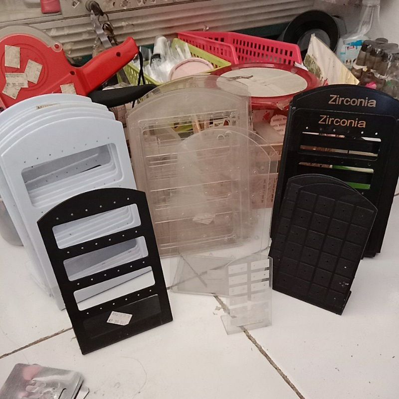 Jual display bekas anting/display second harga untuk 1biji | Shopee ...
