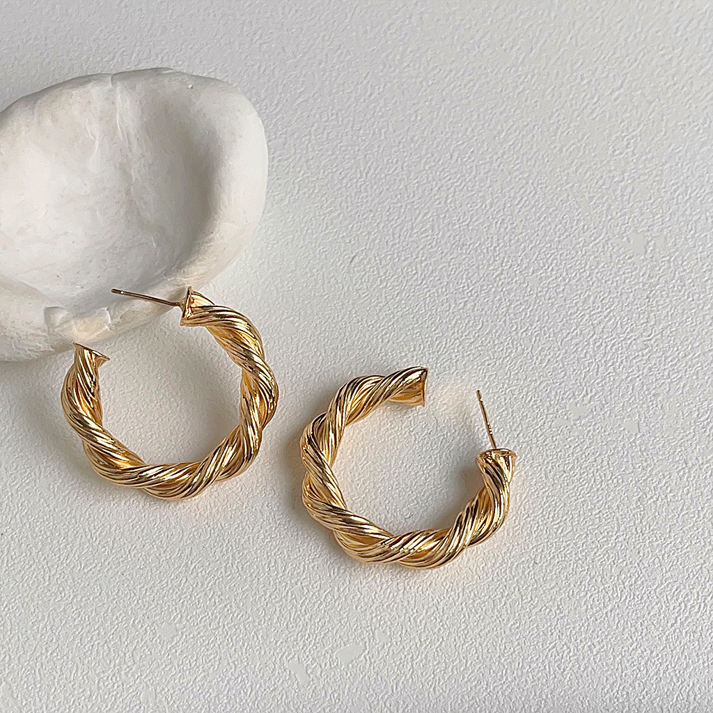 Jual EMLYS.studio - LIVY EARING - 925 Sterling Silver ANTING | Shopee ...