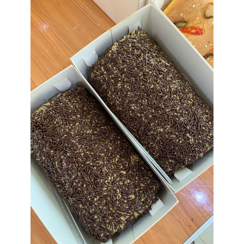 Jual BOLU GULUNG MOKA TOPPING MESES - ROTI TANIA ( WYSMAN / WISMAN ...
