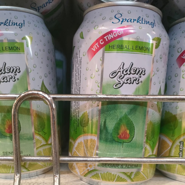 Jual Adem Sari Chingku Sparkling Lemon can 320ml | Shopee Indonesia