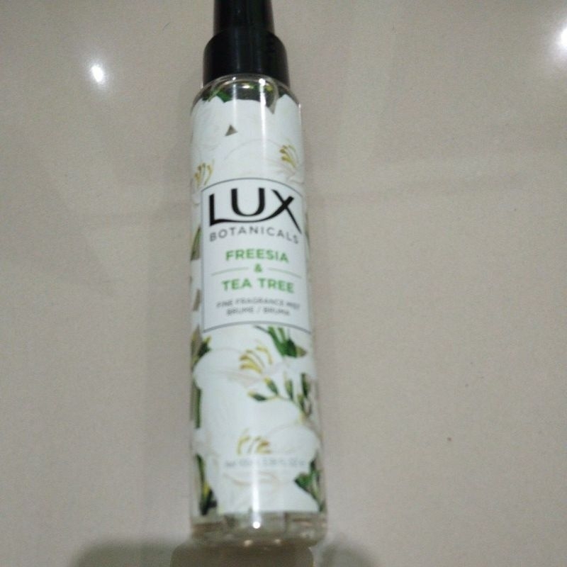 Jual lux botanical freesia &tea tree 100ml | Shopee Indonesia