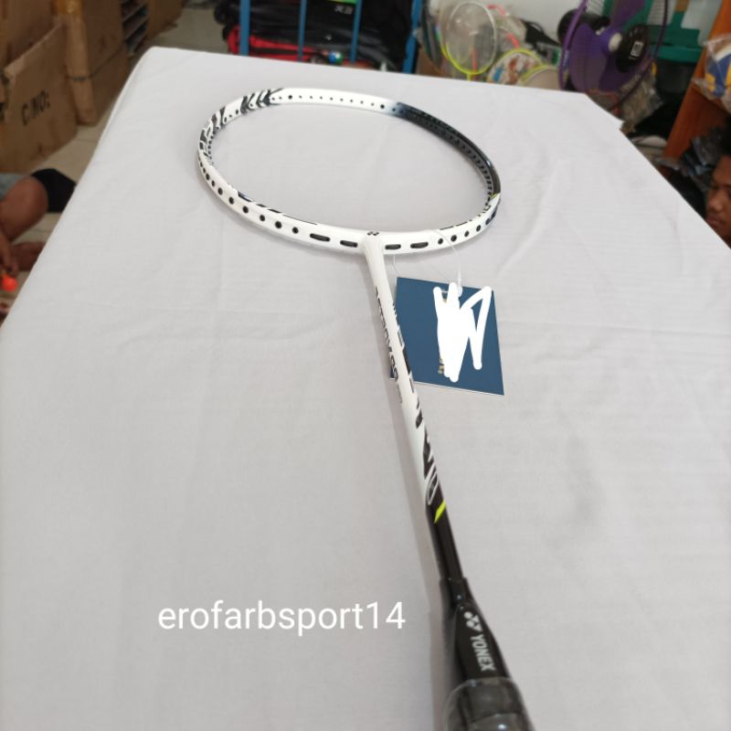 Jual RAKET BADMINTON BULUTANGKIS ASEAN FREMIUM 99 PRO WHAIT TAIGER 30 ...