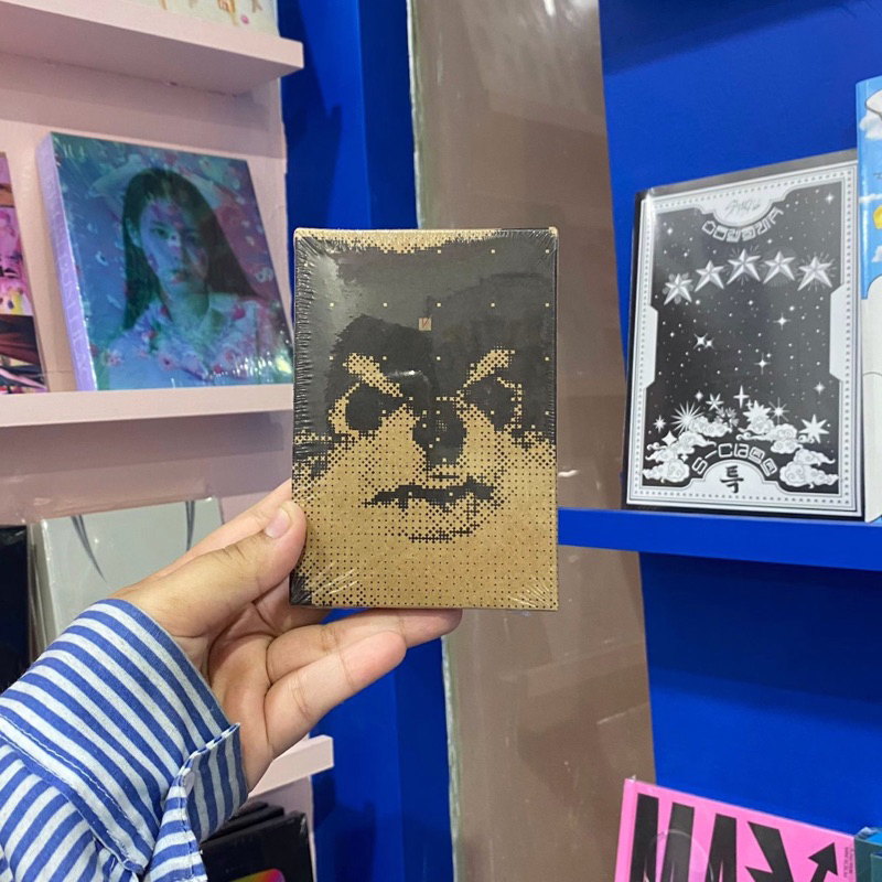 Jual ALBUM V - LAYOVER [ WEVERSE ALBUM ] | Shopee Indonesia