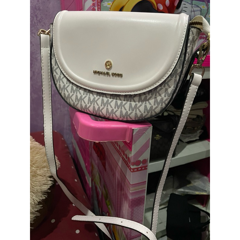 Jual tas Mk secon baru 1 kali pakai | Shopee Indonesia