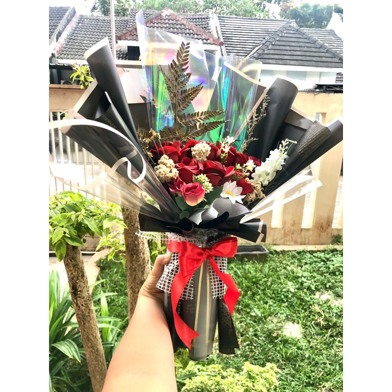 Jual BUKET BUNGA / FLOWER BOUQUET / BUNGA WISUDA FULL MERAH MAWAR WRAP ...