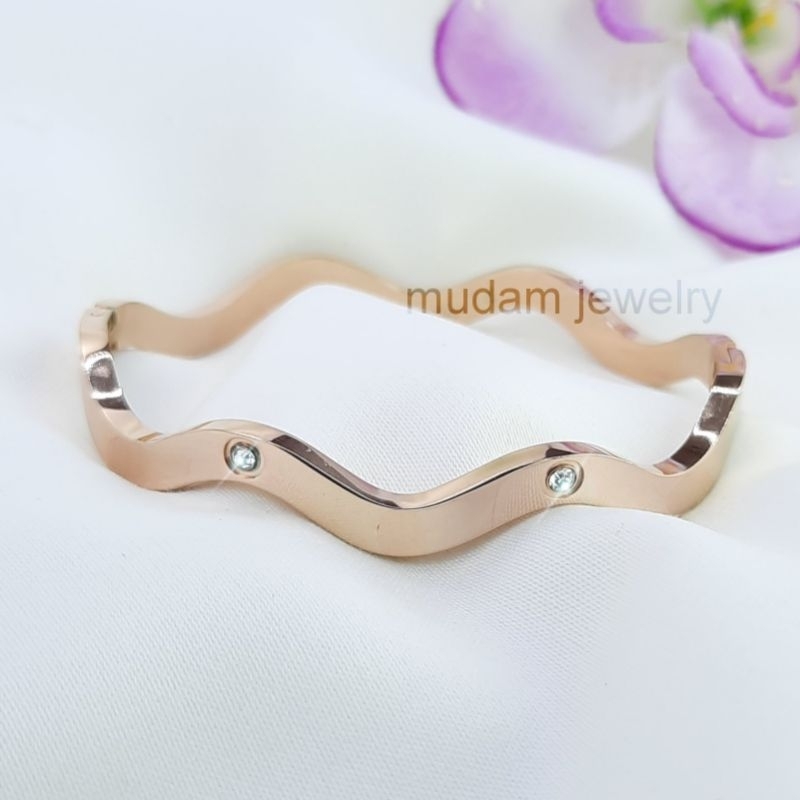 Jual Gelang Bangle Titanium Polos dan Diamonds Model Mines Untuk Wanita ...