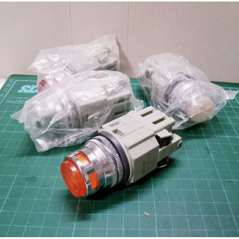 Jual IDEC illuminated Push Button Lamp led 24V ,IDEC made in Japan ...