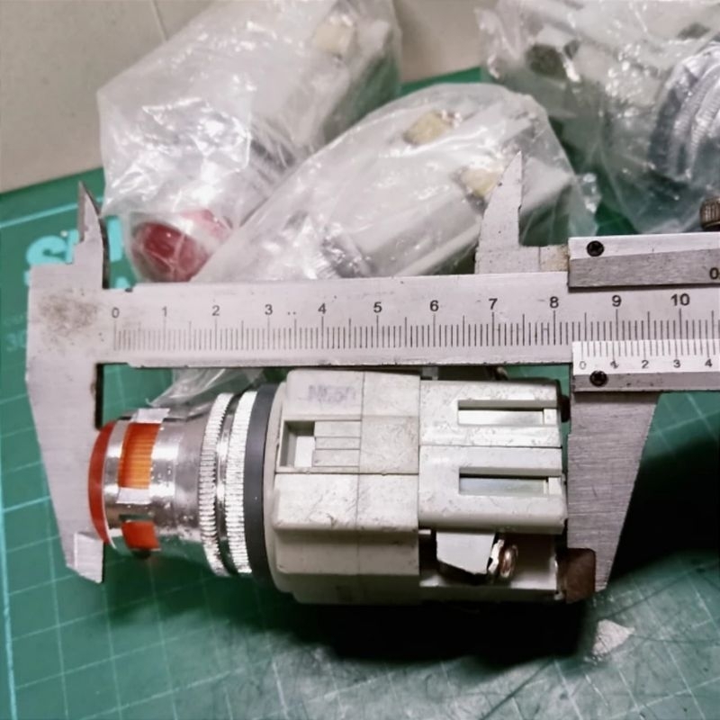 Jual IDEC illuminated Push Button Lamp led ALN 1NO 1NC made in Japan ...