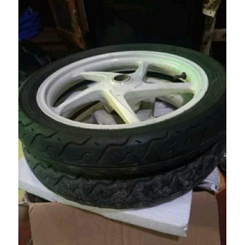 Jual velg Scoopy karbu sepasang plus ban tubeless tebal | Shopee Indonesia