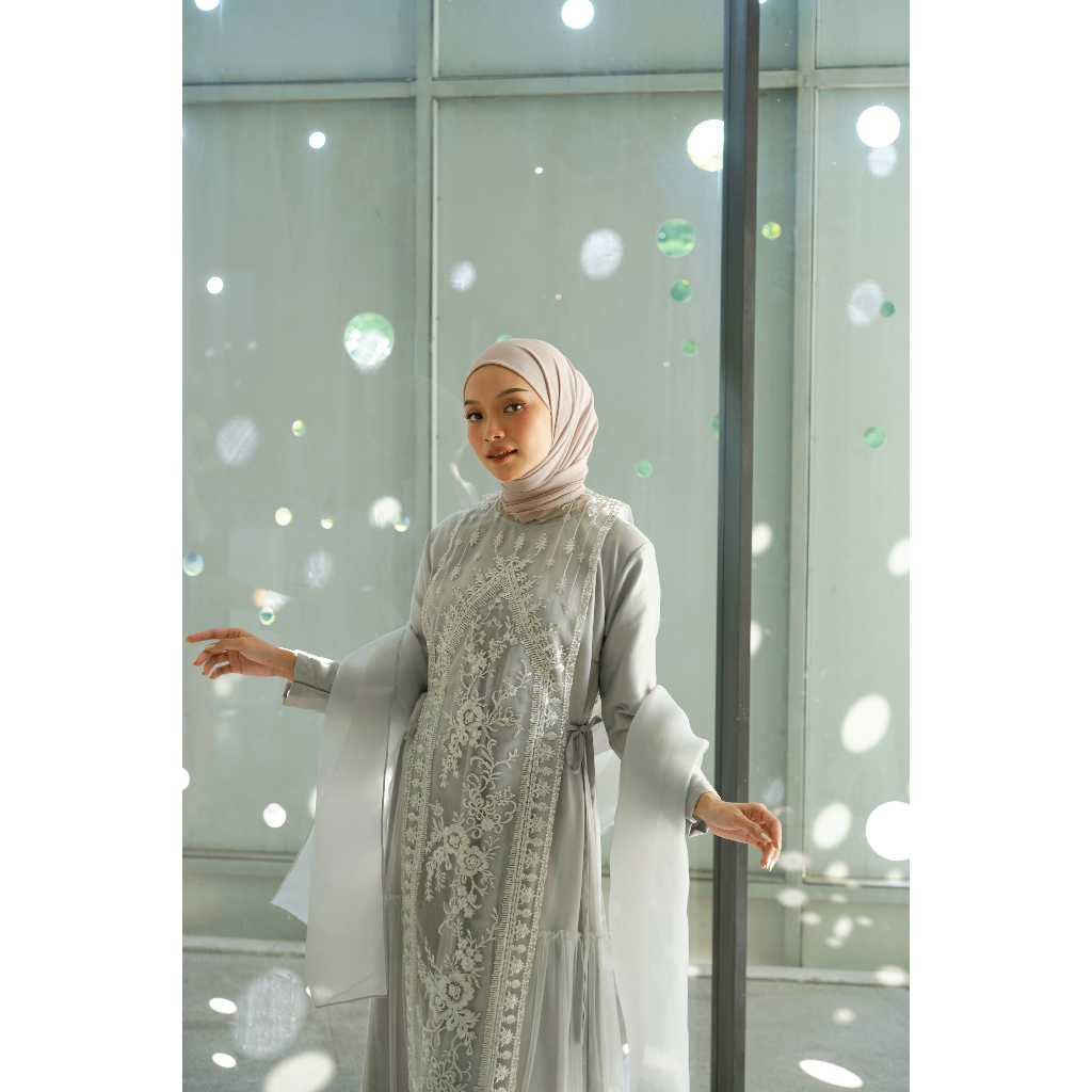 Jual Aura Label - Raelyn Dress In Silver Sage | Shopee Indonesia