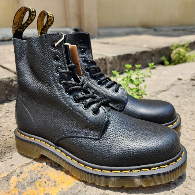 Jual Sepatu Boots Pria Docmar 1460 Black Pascal Virginia Leather Boots ...