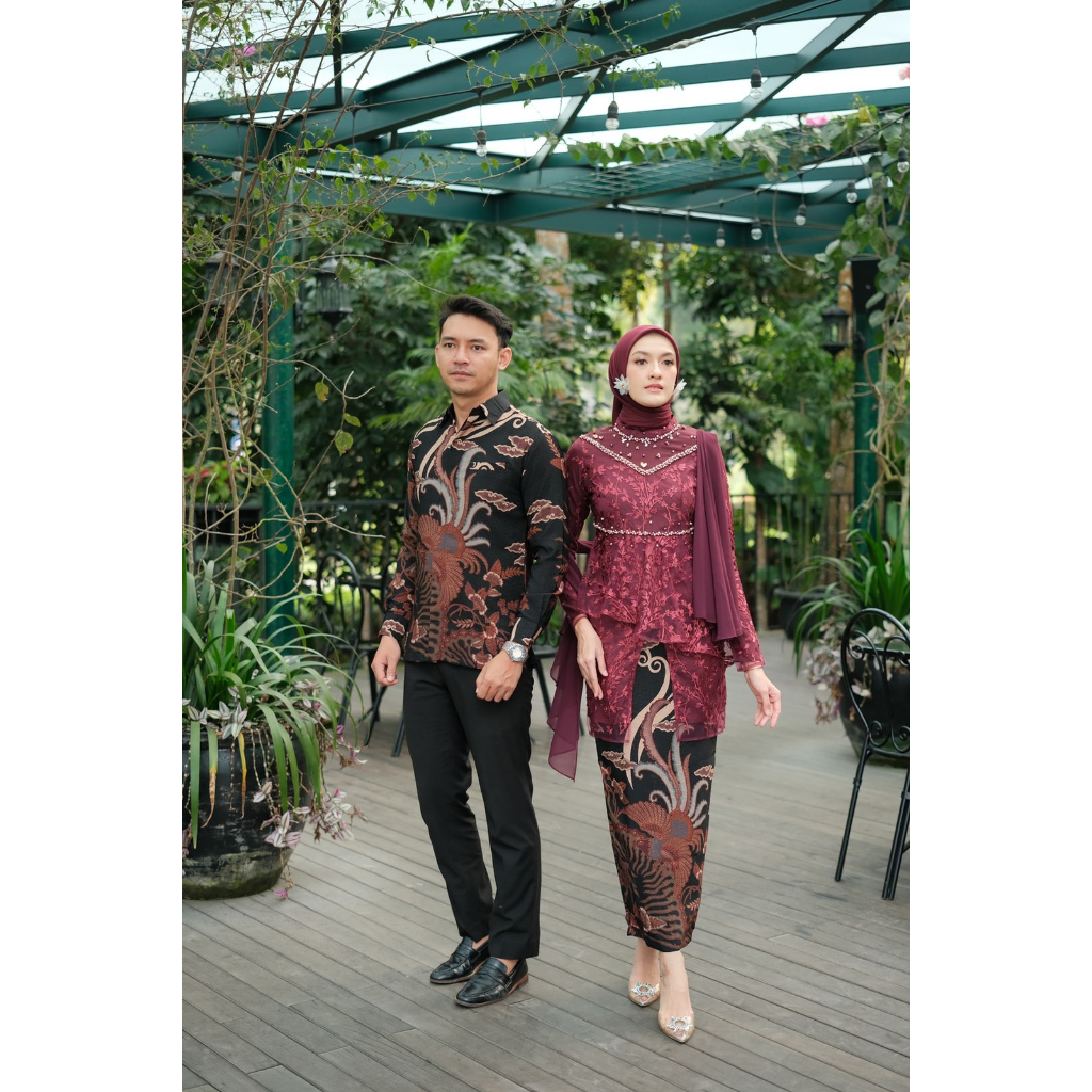 Jual set couple kebaya wanita & kemeja batik pria. kebaya wisuda kebaya ...