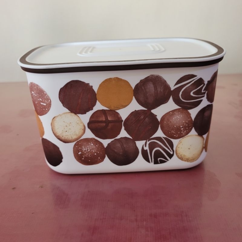 Jual TUPPERWARE Choco Baseline Canister / Tempat Makan 1,3L | Shopee ... Jual TUPPERWARE Choco Baseline Canister / Tempat Makan 1,3L | Shopee ...