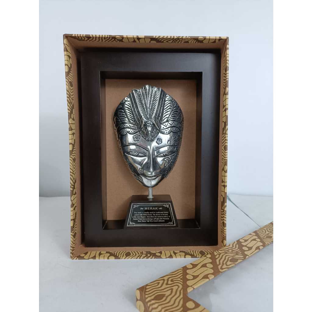 Jual Souvenir Frame Topeng Merak Alumunium Set dus | Shopee Indonesia