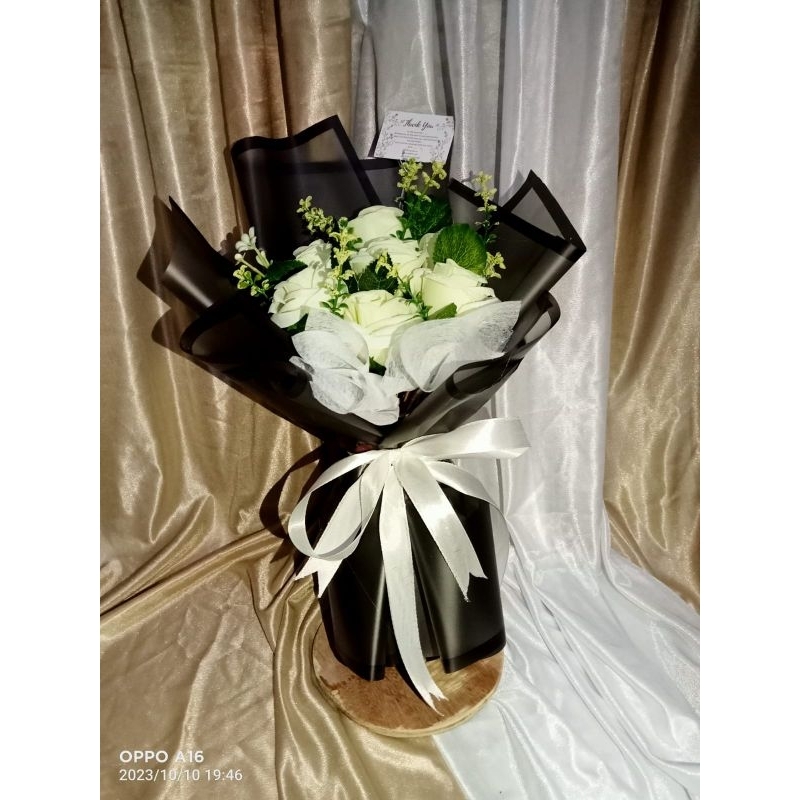 Jual BUCKET MAWAR PUTIH/ buket hitam / bucket hitam / bucket artificial ...