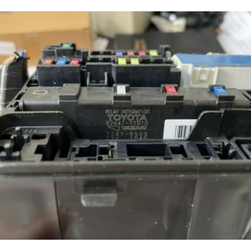 Jual fuse box atau box sekring komplit assy toyota innova bensin ...