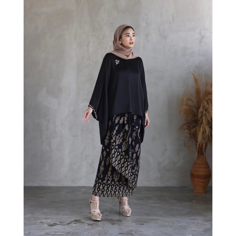 Jual NARA SET 2.O // New Arrival (atasan & rok lilit silk premium ...