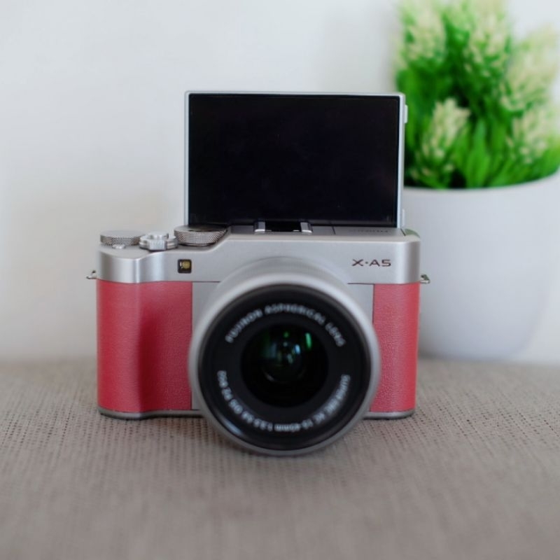 Jual Fujifilm xa5 Pink Mulus wifi Touchscreen layar flip lensa kit ...