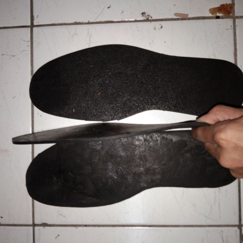 Jual sol potong karet hitam tipis corak pasir | Shopee Indonesia